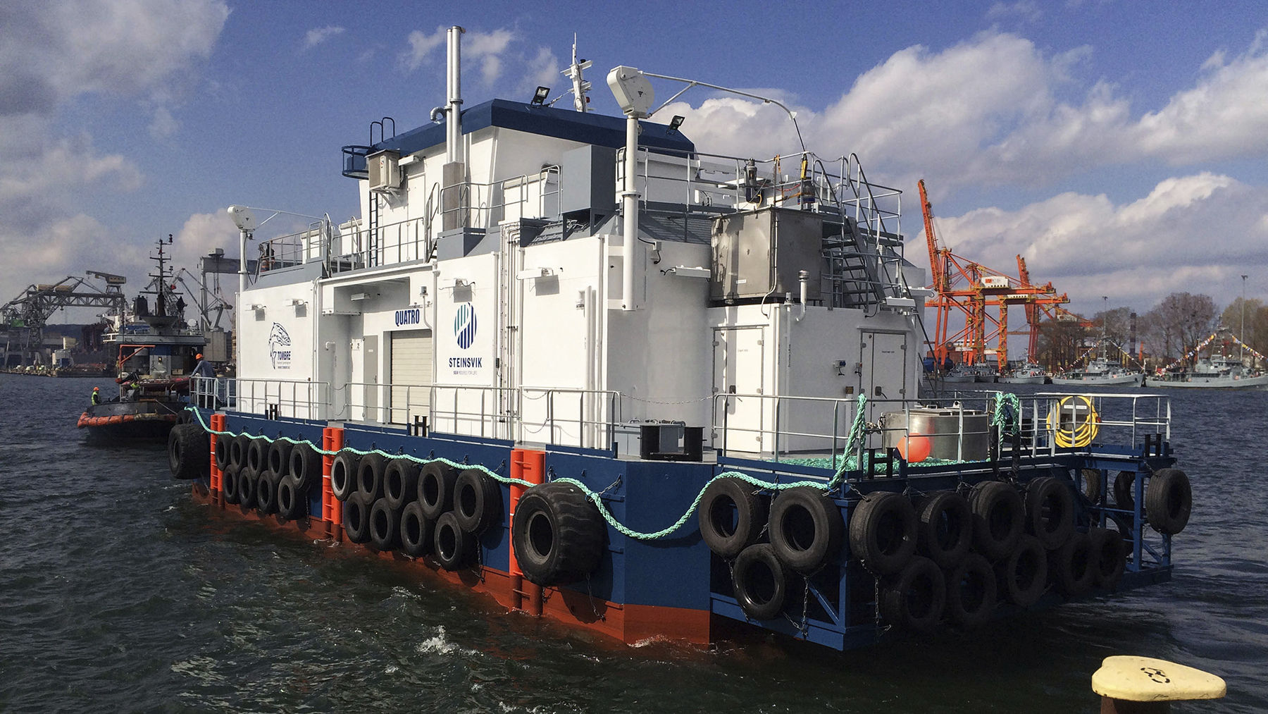 Kahn - SeaFarm Feeder Center 300 - scaleaq - Feederschiff