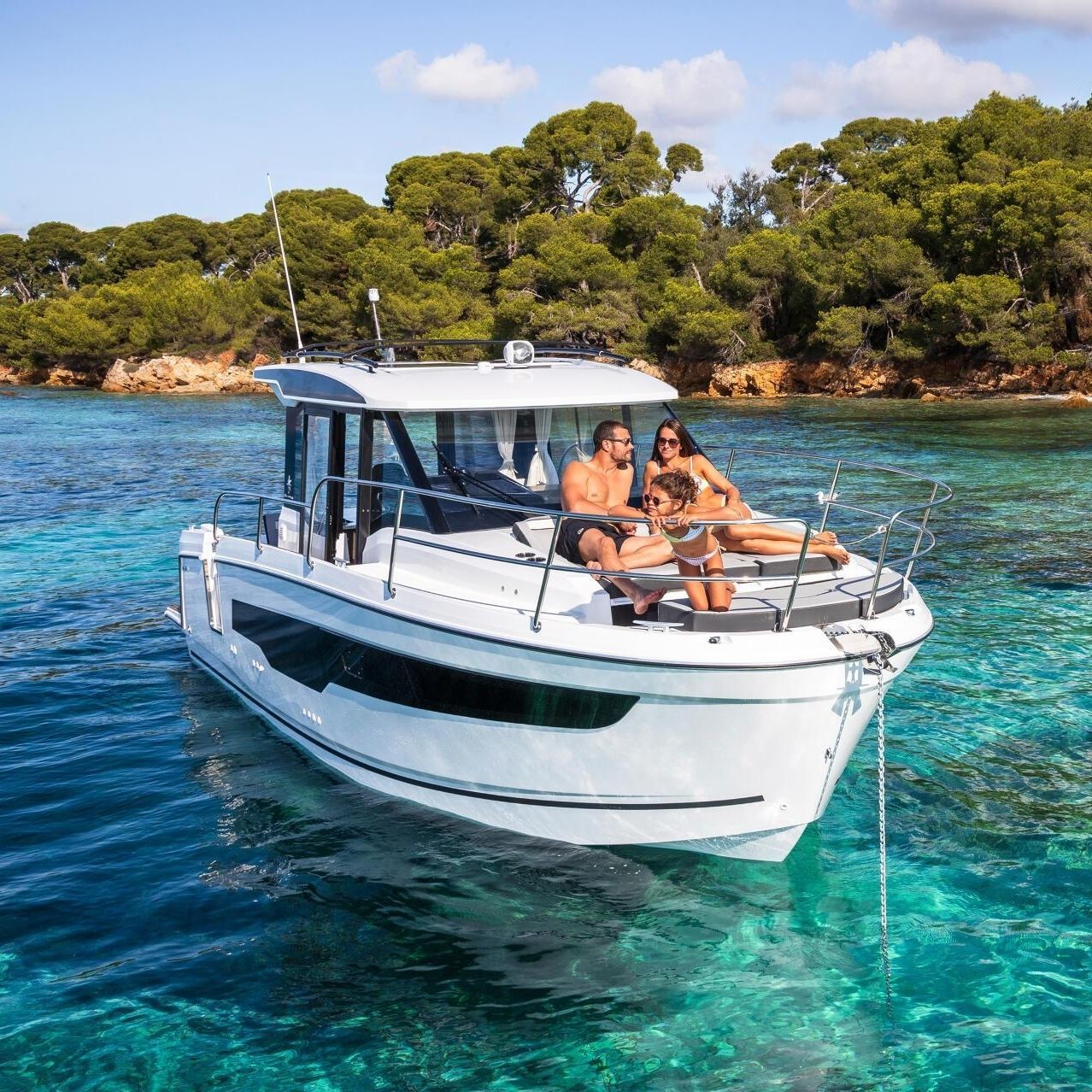 Cabin-Cruiser / Außenborder - MERRY FISHER 895 - Jeanneau - Motorboats ...