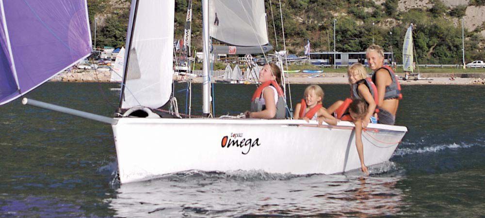 Segelboot / Regatta Kielboot - Topaz OMEGA - Topper - mit offenem Heck ...