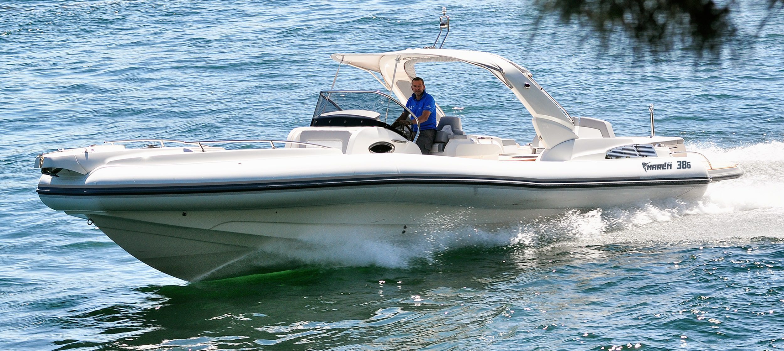 Innenborder-Schlauchboot - 386 - Marlin - halbstarr / max. 18 Personen ...