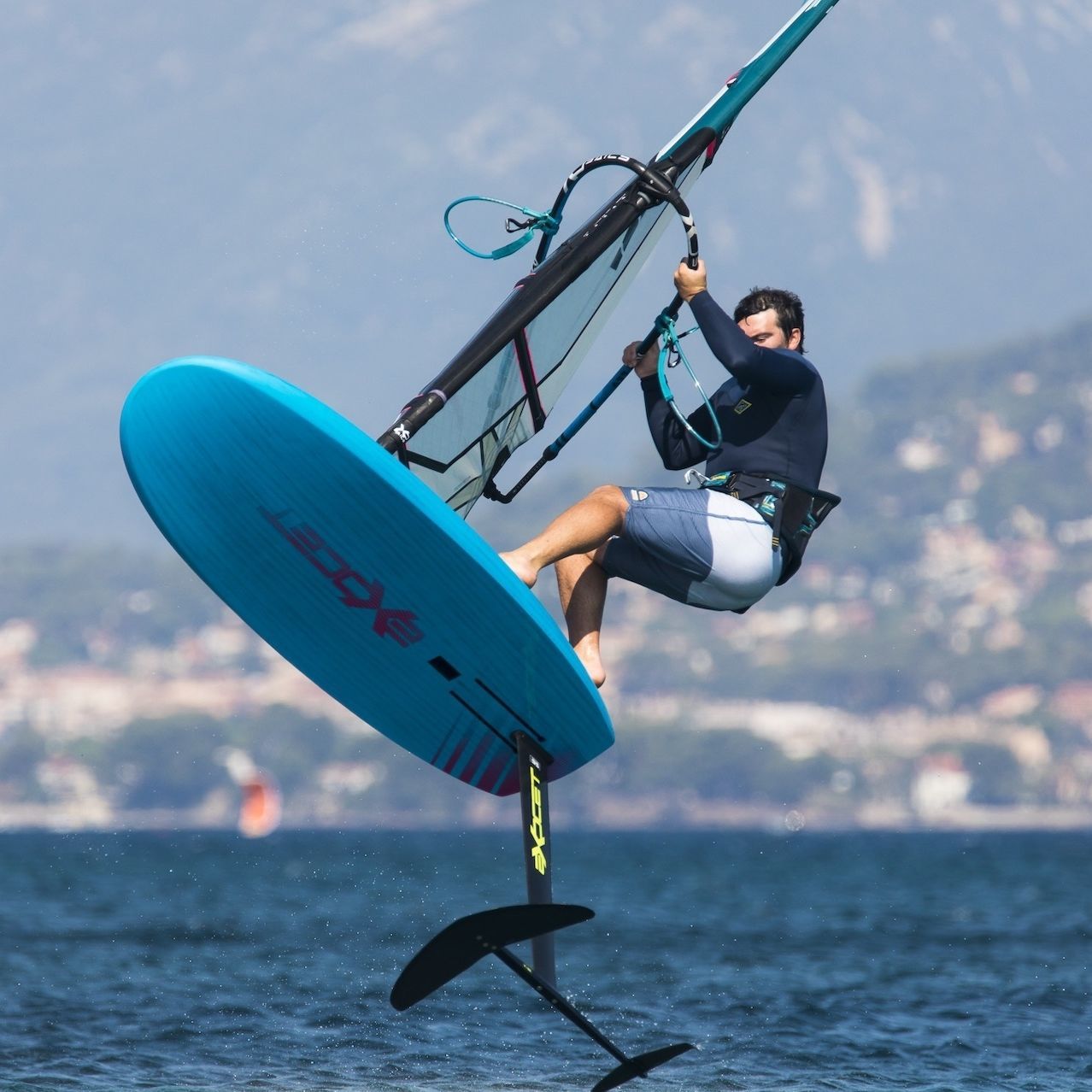 Freeride-Windsurfboard - AST - Exocet - mit Foil / Deep Tuttle Box