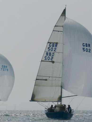 spinnakerbaum-f-r-segelboote-534-900-seld-n-mast-verbundwerkstoff