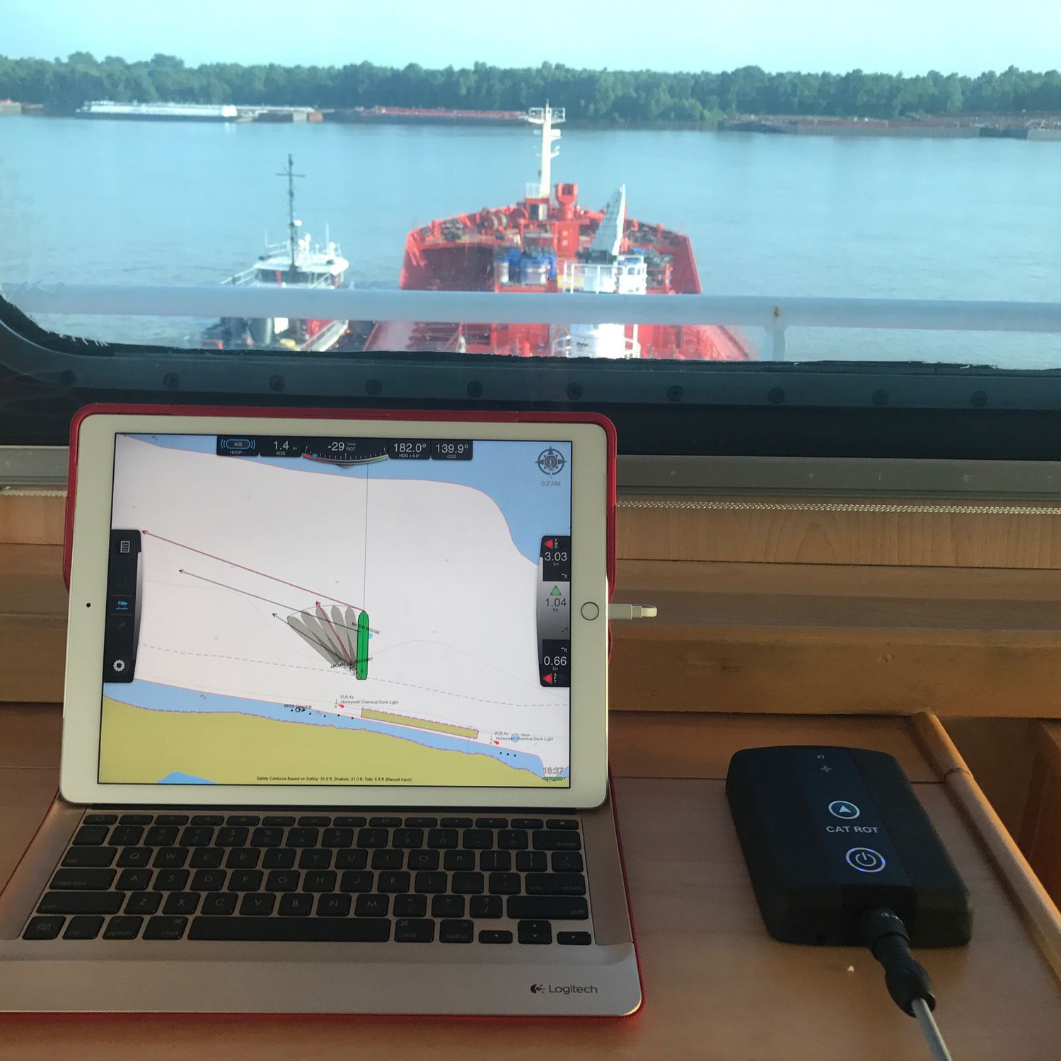 Navigationssystem für Schiffe - CAT ROT XT - Trelleborg Marine and ...