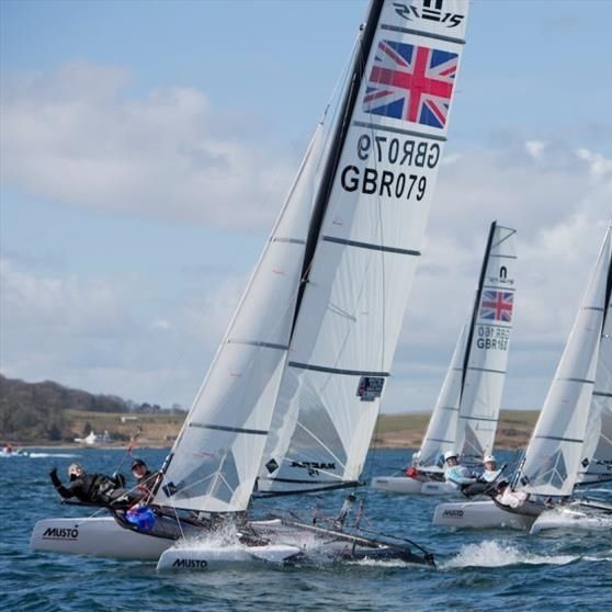 Sportkatamaran mit Foil - 15 Olympic - Nacra Sailing - Einhand / mit ...