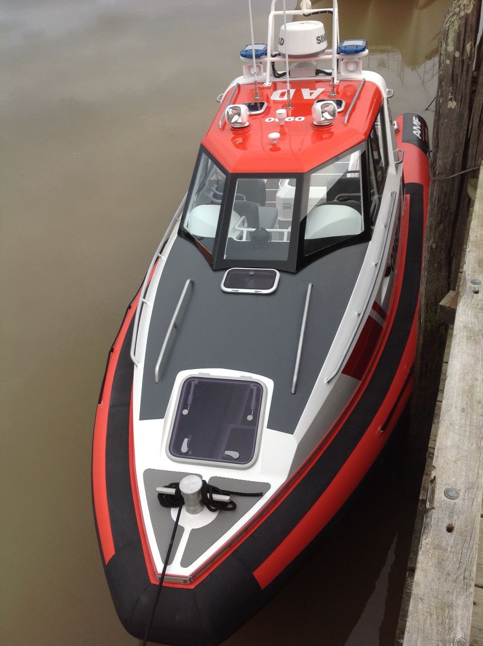 Rettungsboot Berufsboot - 900 QRV - AMF Boat Company - in-board ...