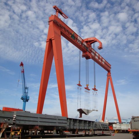 Container-Stapelkran / mit Gummireifen - Konecranes - Schienen