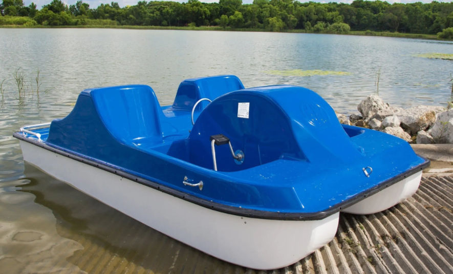 Tretboot / 4 Plätze - PCIV - Kay Park Recreation - Glasfaser / rot / blau