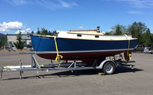 Traditionelles Segelboot - Wompus Cat 19 - Devlin - Bugspriet / mit ...