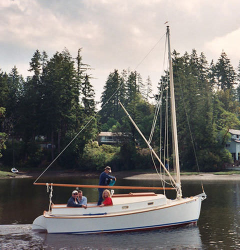 Traditionelles Segelboot - Wompus Cat - Devlin - Catboat / mit Gaffelsegel